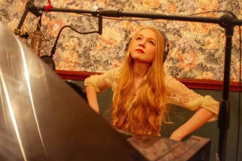 Grace Humphries: Rising Artist's Inspiring Journey